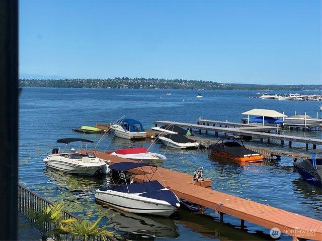 4561 Lake Washington Blvd NE Apt 203, Kirkland, WA 98033