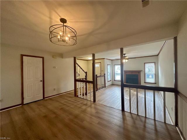 4562 Marlwood WAY