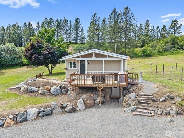 4562 Lessig Rd Unit A, Hunters, WA 99137