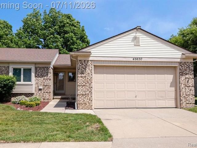 45630 White Oak Dr, Shelby Township, MI 48315