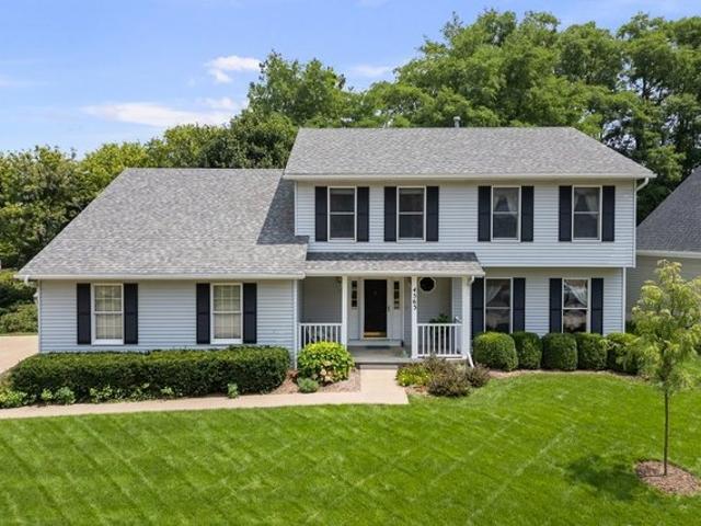 4563 Amber Ct, Bettendorf, IA 52722