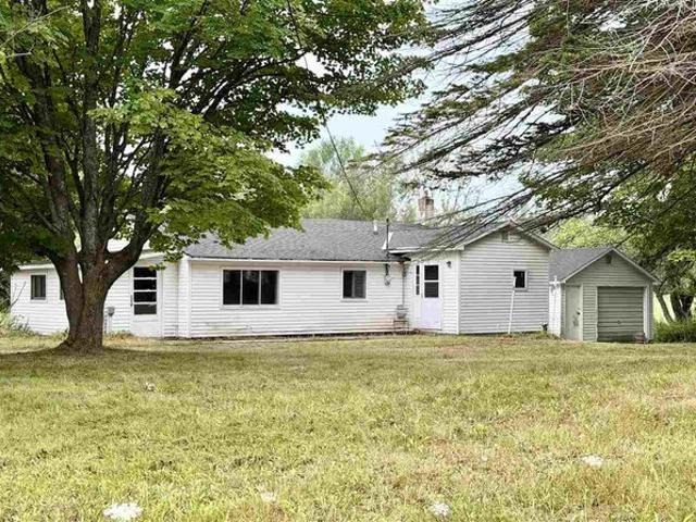 4563 Loeb Rd, Charlevoix, MI 49720