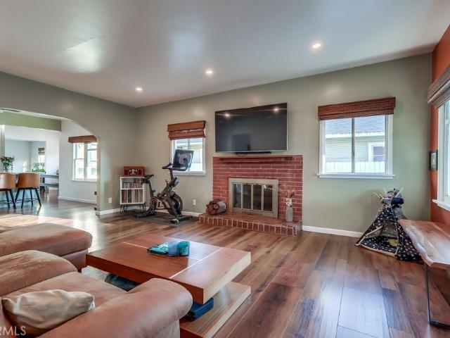 456 Cherry Ave, Long Beach, CA 90802 | MLS #PW26048 | Compass