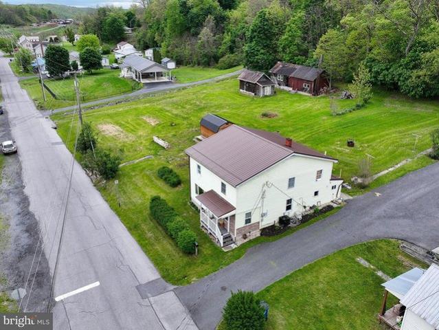 456 and 462 St W, Everett, PA 15537