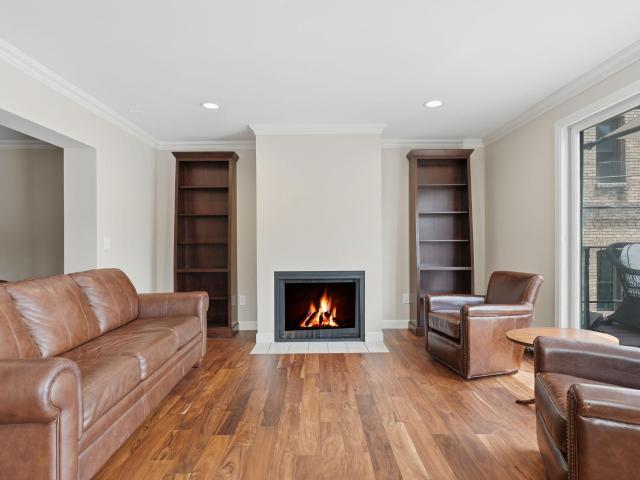 456 Summit Avenue # 203