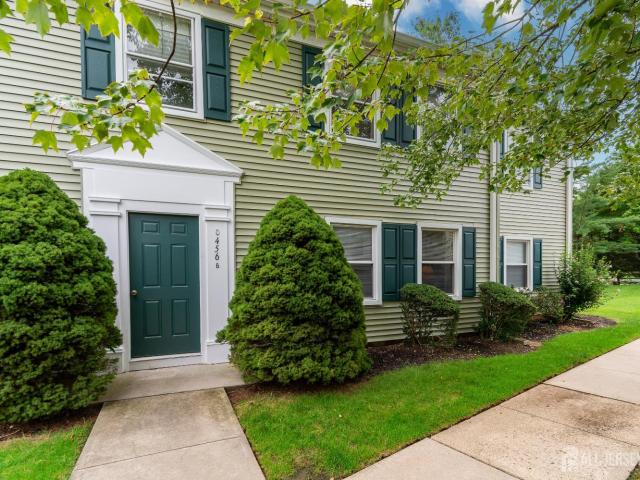 456 Roxbury Lane B