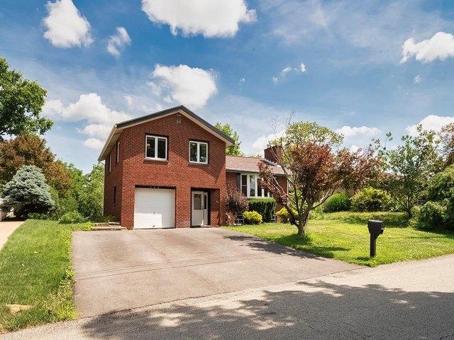 456 Regency Dr, Pittsburgh, PA 15239