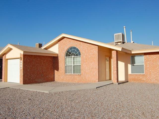456 Von Bargen Dr, Horizon City, TX 79928