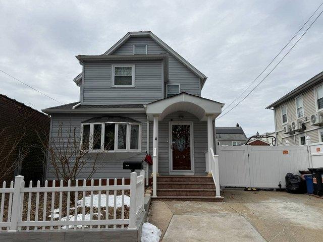 4574 th St, Flushing, NY 11358