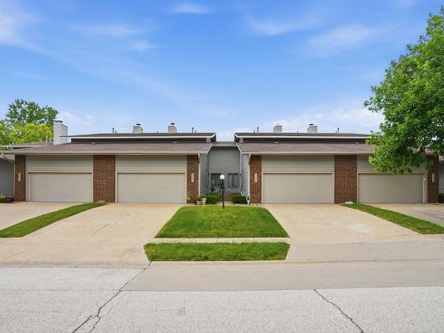 4570 Bunker Hill Dr, Bettendorf, IA 52722