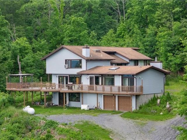 4570 Vine Rd, Penn Yan, NY 14527