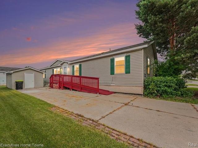 45713 Bonaventure Dr, Macomb Township, MI 48044
