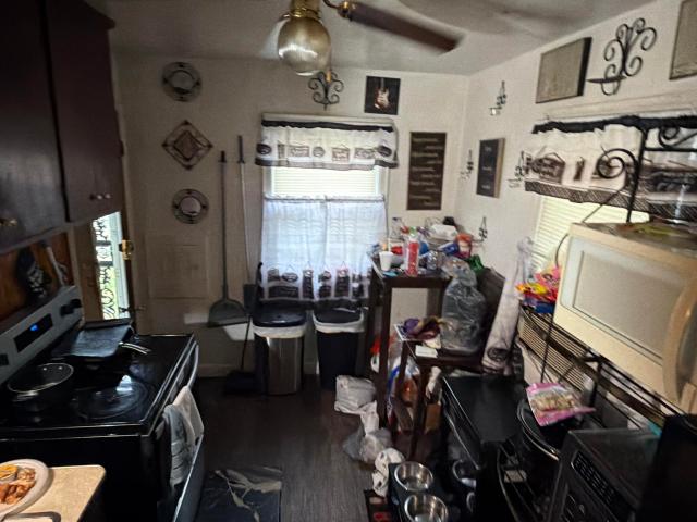 4572 N 37 St
