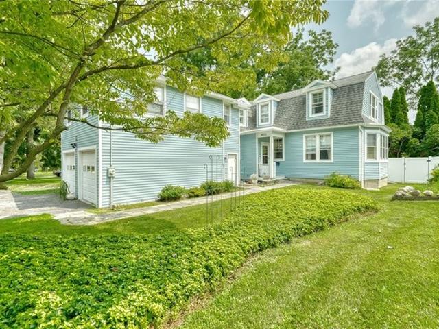 4572 Saint Paul Blvd, Rochester, NY 14617