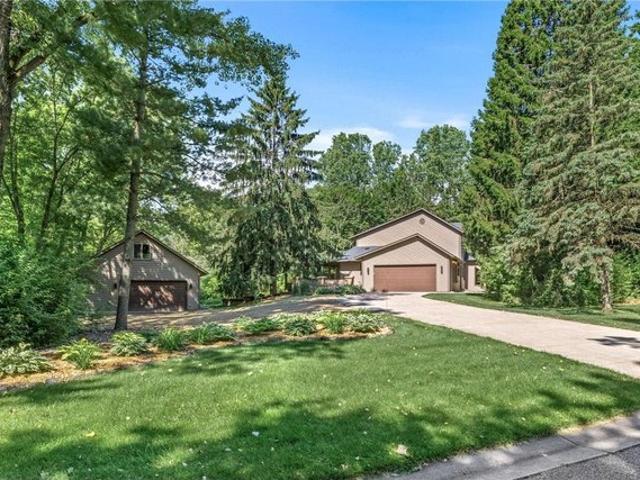 4572 Wild Canyon Dr, Woodbury, MN 55129