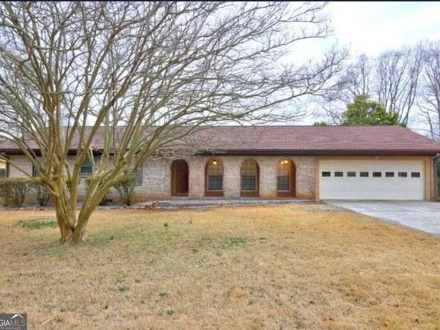 457 Castleaire Dr SW, Stone Mountain, GA 30087