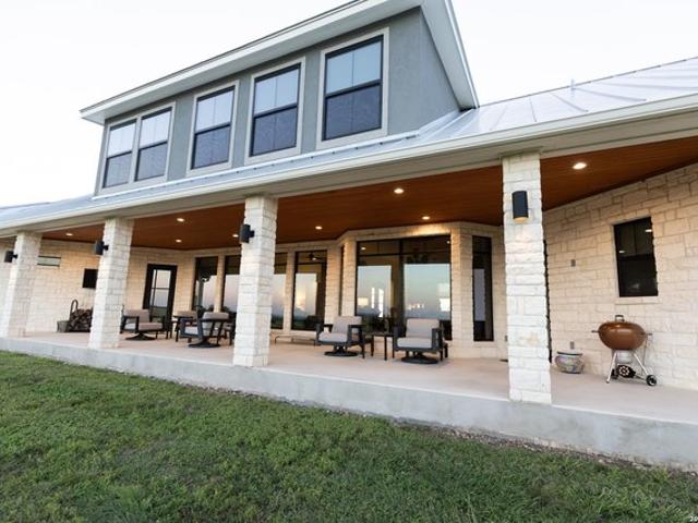 457 Branch Rd, Seguin, TX 78155