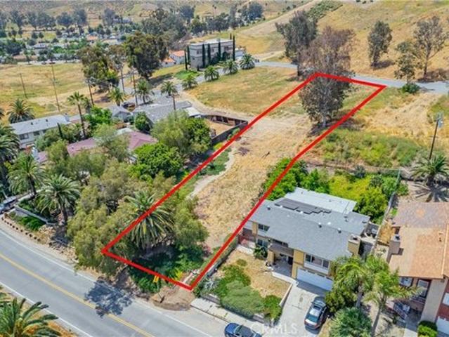 457 Gunnerson St, Lake Elsinore, CA 92530