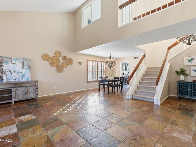 457 e bluebell lane