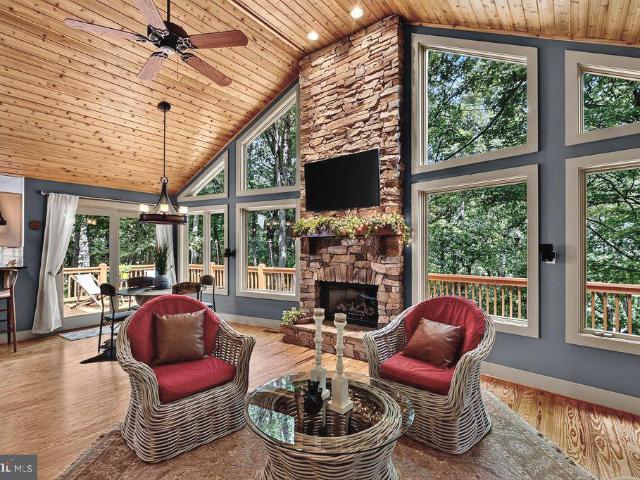 457 E Catoctin Drive