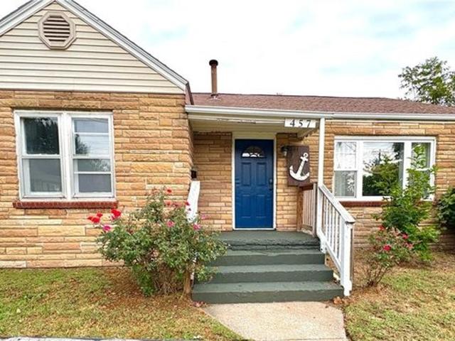 457 E Market St, Warrensburg, MO 64093