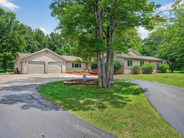 457 E Mier Rd, Sanford, MI 48657
