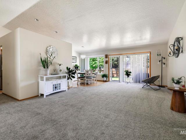 457 Eastgate Dr