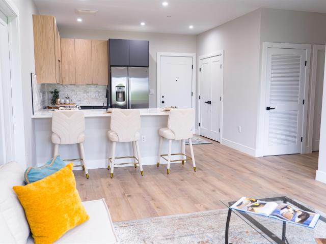 457 Schuyler Ave # 320