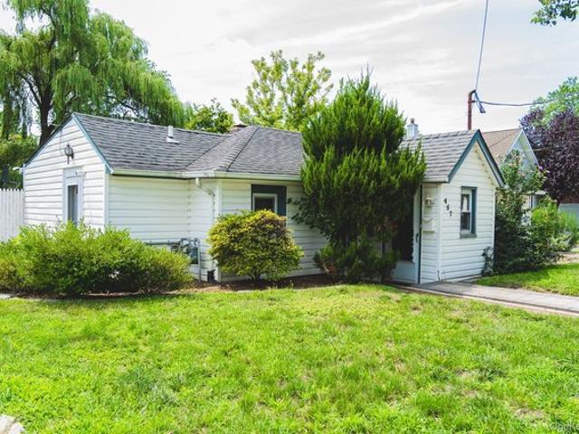457 Sigmond St, Freeport, NY 11520