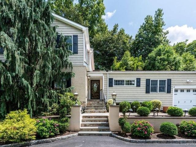 457 Pinebrook Blvd, New Rochelle, NY 10804