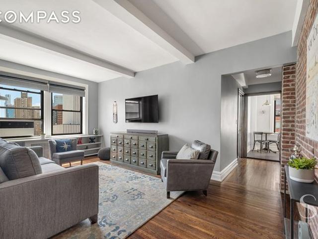 457 W 57th St Unit 1102, Manhattan, NY 10019