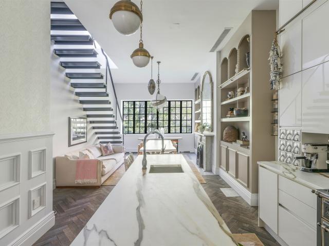 457 W 22ND Street EF