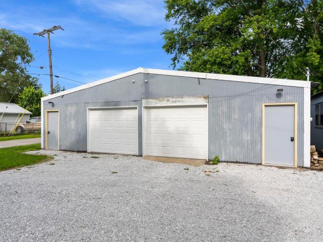 457 W Foster Street