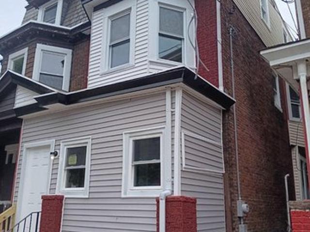 457 W Hanover St, Trenton, NJ 08618