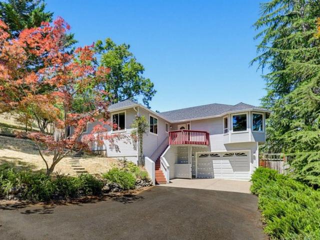 457 Walnut St, Ashland, OR 97520
