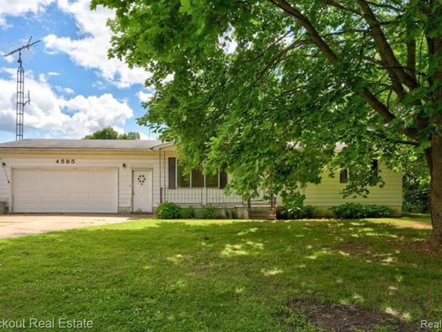 4585 Birch Run Rd, Millington, MI 48746