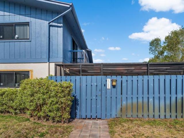 4585 Holly Lake Dr, Lake Worth, FL 33463