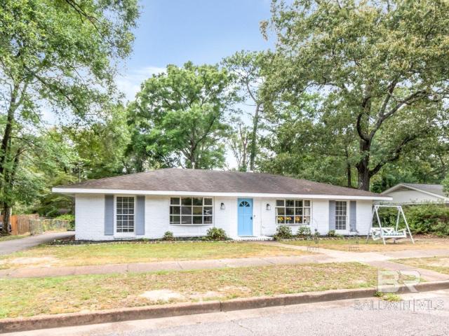 4587 N Woodcliff Drive