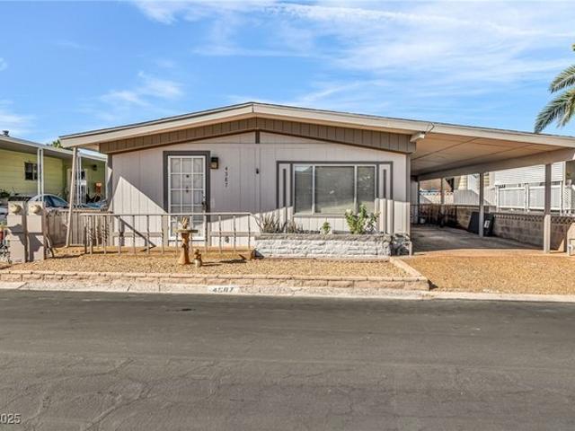 4587 Royal Ridge Ln, Las Vegas, NV 89103