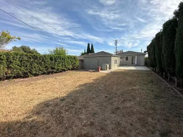 4587 W 142nd St Houses in Hawthorne, CA