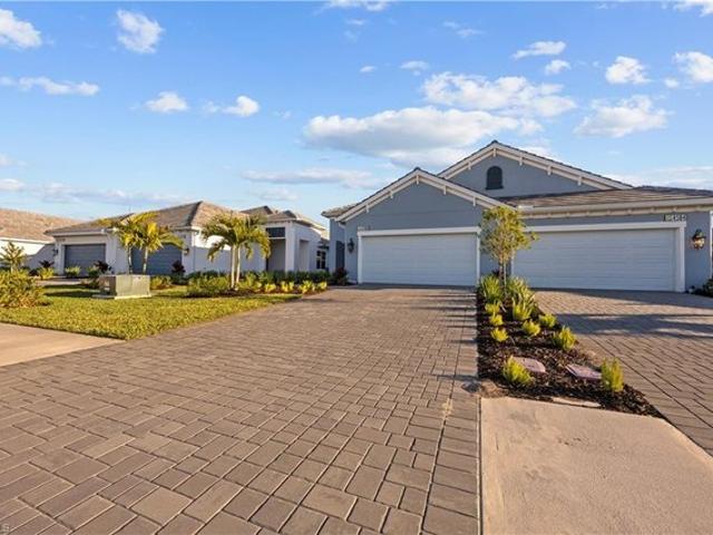 4580 Skysail Dr, Naples, FL 34120