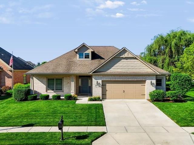 4581 Lexington Row, Greenwood, IN 46143