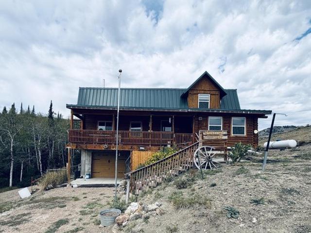 458 Dinosaur Dr, Kemmerer, WY 83101