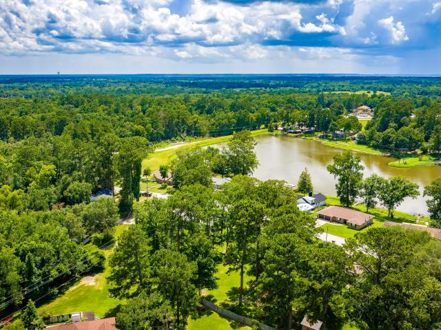 458 E Lake Dr, Livingston, TX 77351 | MLS #79167