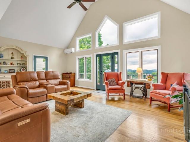 458 Fairway Ridge Drive