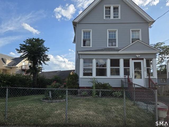 458 First Ave, West Haven, CT 06516