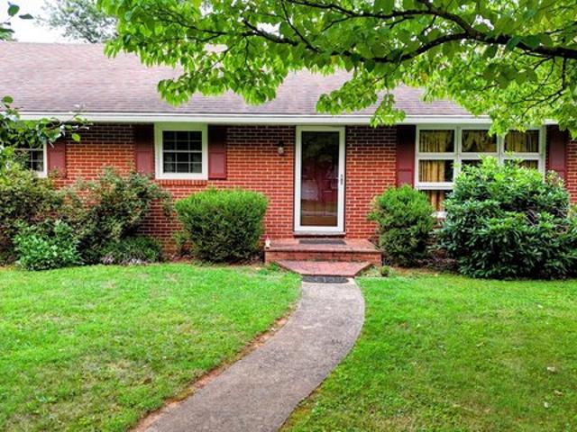 458 Hemlock Ave, Buena Vista, VA 24416