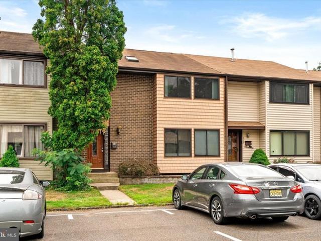458 Livingston Dr, East Windsor, NJ 08520