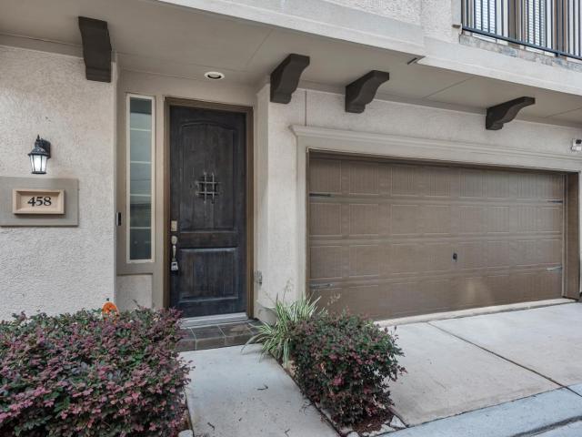 458 N Live Oak Street