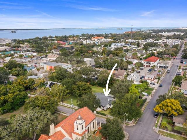 458 Scotland St, Dunedin, FL 34698 | MLS #TB8462 | Compass
